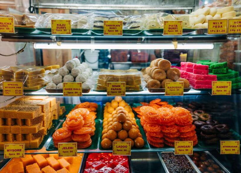 Singapore Immersive City Tour (With Local Snacks) - Key Points