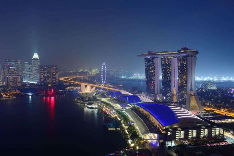 Singapore: Lau Pa Sat Night Street Food with Marina Bay Walk - Who should consider this tour?