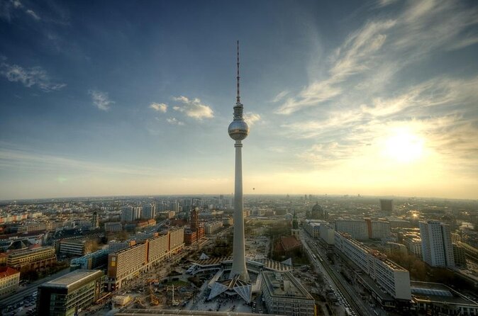 Skip-the-line Boat Cruise and Berlins Old Town Guided Tour - Key Points