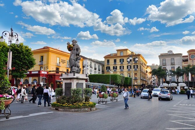Sorrento Positano Amalfi from Naples with lunch included - Key Points