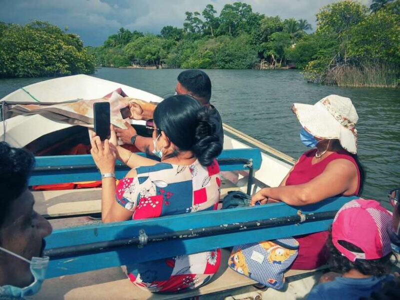 Sri Lanka Bentota: Private Mangrove Lagoon and River Cruise - Key Points