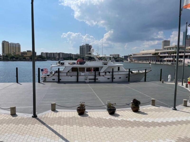 Tampa Bay: Luxury Yacht Charter Experience - Key Points
