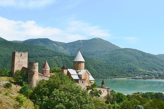 Tbilisi to Kazbegi, Gudauri, and Ananuri Day Tour - Review of the Tbilisi to Kazbegi, Gudauri, and Ananuri Day Tour