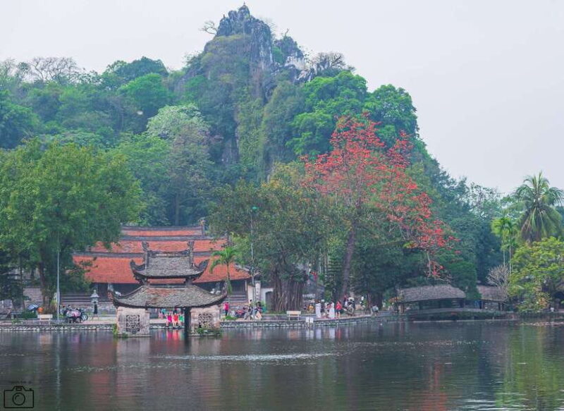 Thay Pagoda  Duong Lam Ancient Village 1 Day Private trip. - Exploring the Hidden Gems of Northern Vietnam: Thay Pagoda and Duong Lam Village