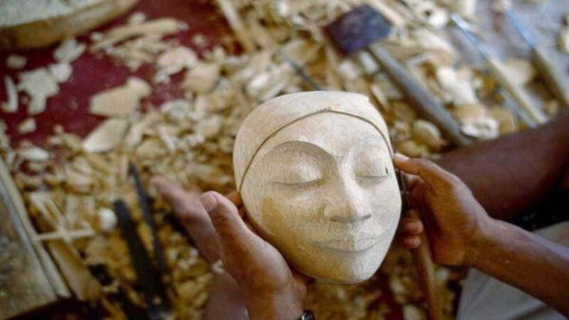 Ubud: Wood Carving Class with Balinese Artisans - Key Points