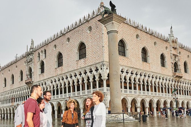 Venice by Foot: "A Journey Through Canals and Legends" - Key Points