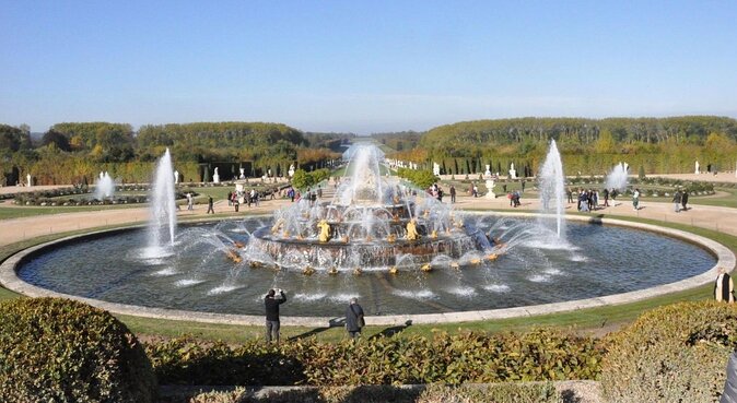 Versailles: Path of the Heroes on original electrics 2 wheels - Key Points