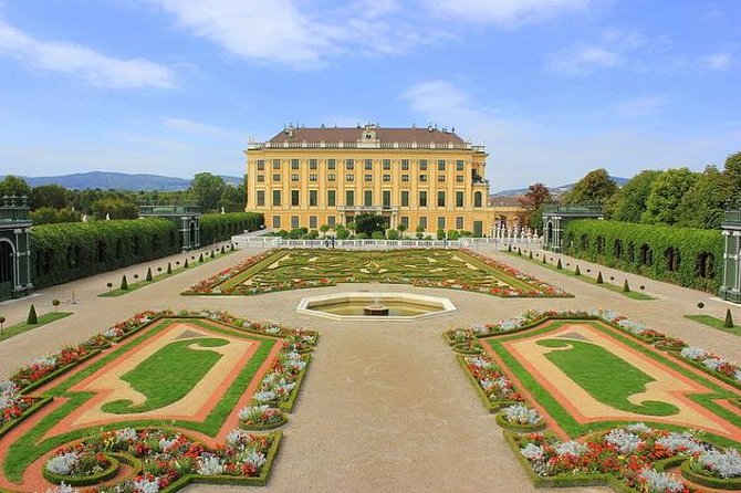 Vienna Private Transfer from Vienna Airport to City centre - Key Points