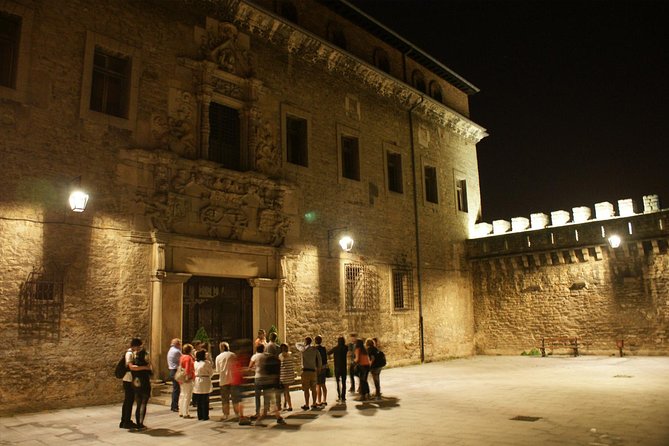 VITORIA DE LEGEND night tour - Exploring the Night in Vitoria-Gasteiz: An In-Depth Look