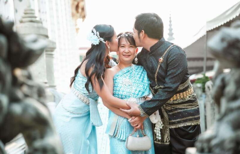 Wat Arun Photoshoot in Thai Costume: Bangkok, Thailand - Introducing the Wat Arun Photoshoot in Thai Costume