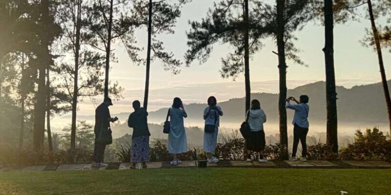 Yogyakarta: Borobudur, Bromo, Ijen Vulcano & Bali 4-Day Tour - Key Points