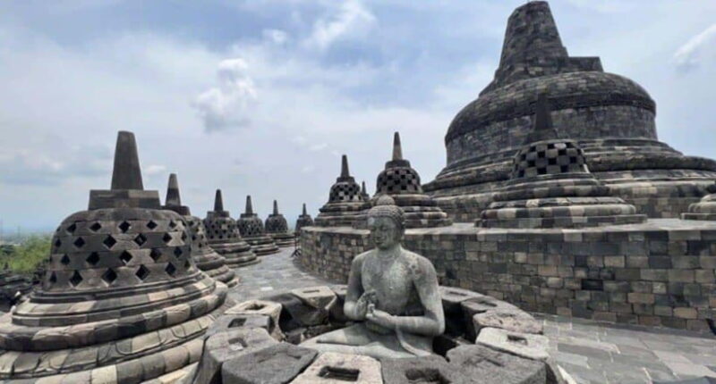 YOGYAKARTA; BOROBUDUR, PRAMBANAN Temples & MERAPI JEEP TOUR - Key Points