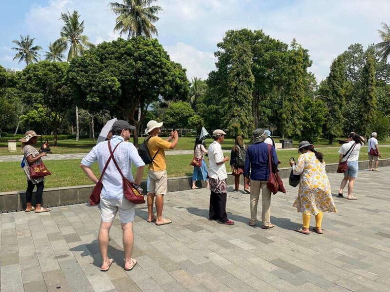 Yogyakarta: Borobudur Temple and Candirejo Cycling Tour - Key Points