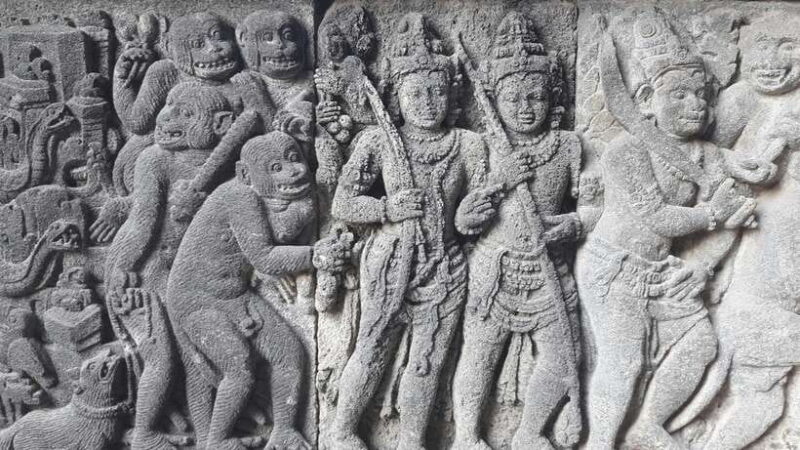 Yogyakarta : Sultan Palace WaterCastle and Prambanan Guided - Key Points