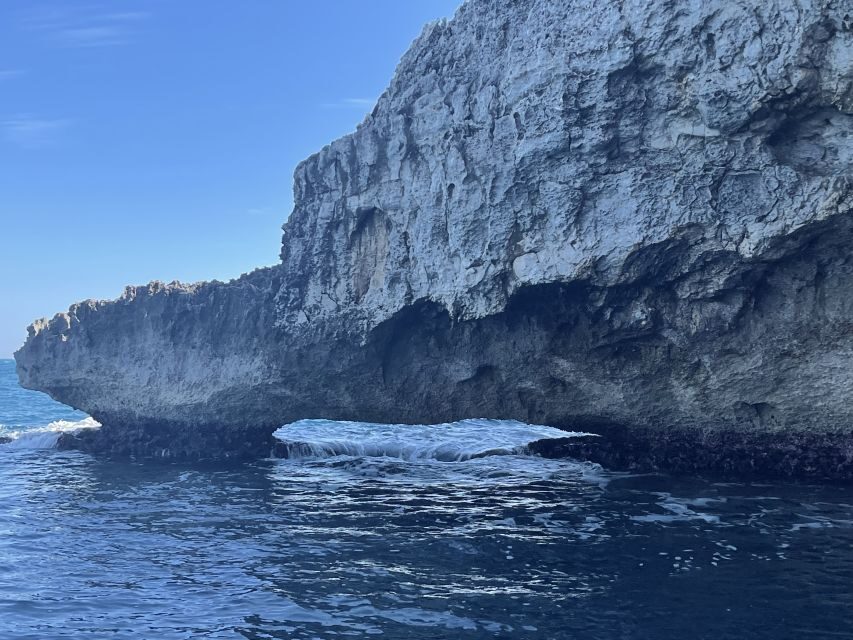 1-hour boat tour with visit to sea caves and ortigia island - The Sum Up