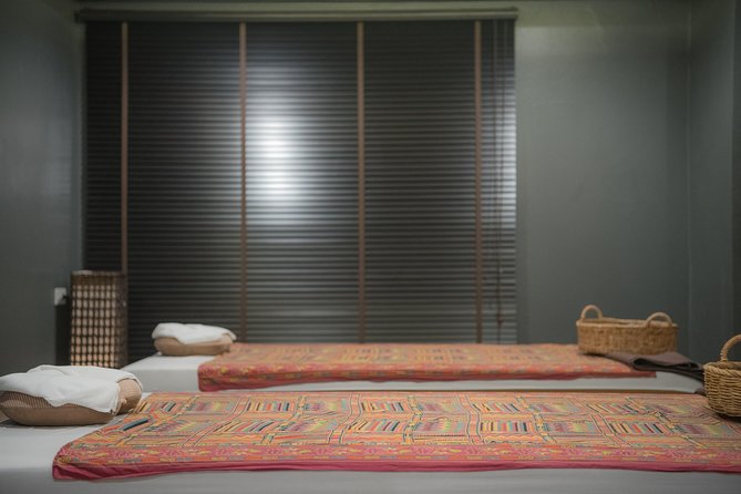1 Hour Upper Relaxing with Balm or Oil - Free Transportation - The Value Equation