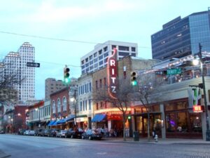 Austin: Downtown Live Music Pub Crawl
