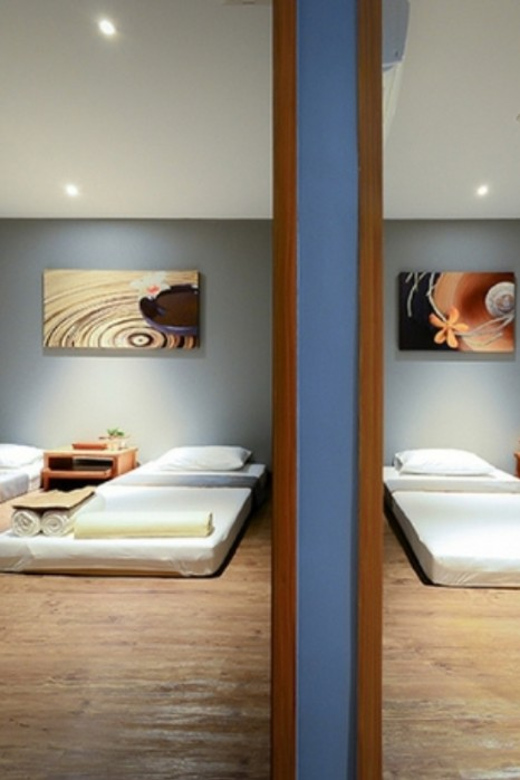 Bangkok: Let's Relax Spa at MBK E-Voucher - Accessibility and Comfort