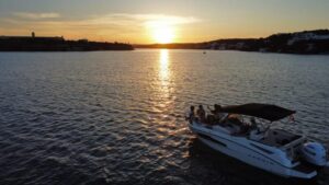 Mahon: Private boat Tour of Mahon Port