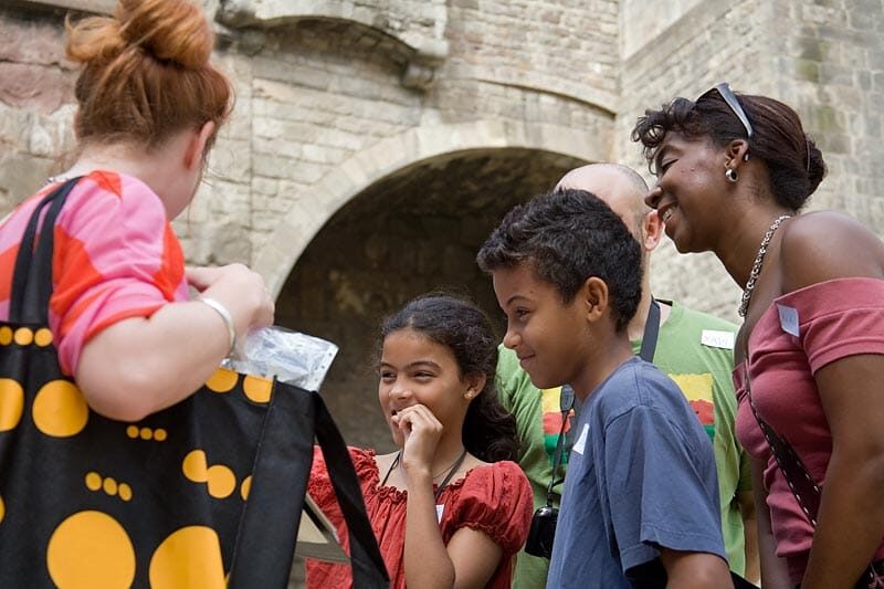 2.5-Hour Kids & Family Walking Tour in English - The Itinerary: What to Expect