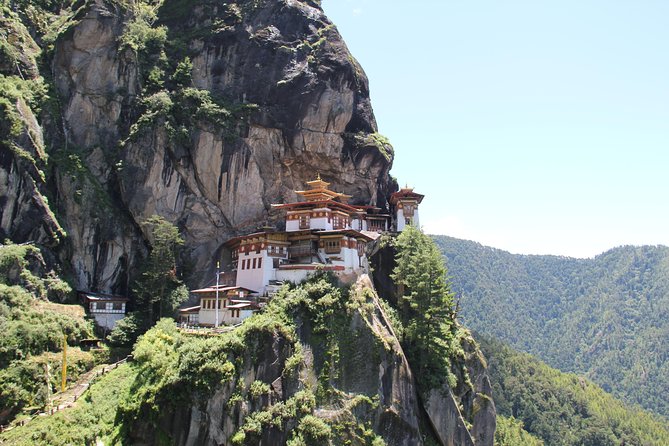 6 Days Explore the Hidden Kingdom of Bhutan - Discovering Punakha and the Valley of Black-Necked Cranes