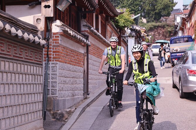 Afternoon E-bike tour and "Happy Hour" food and drinks - Practical Details and Tips