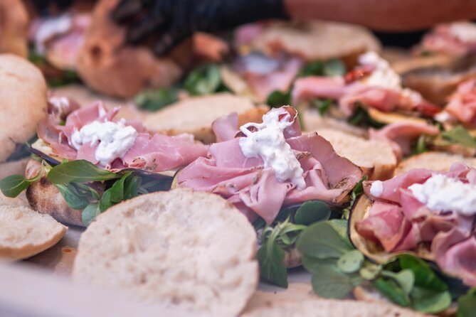 Aperitif on a bus tour around the city of Palermo - Food, Drinks, and Entertainment: What’s Included?