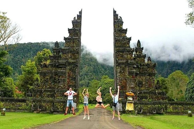 Bali Private Tour: Ulun danu Temple, Iconic Handara Gate & Tanah lot sunset. - What’s Included and What You’ll Need to Bring
