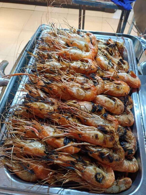 Bangkok: Luxury White Cruise with Buffet and Entertainment - Who Would Enjoy This Cruise?