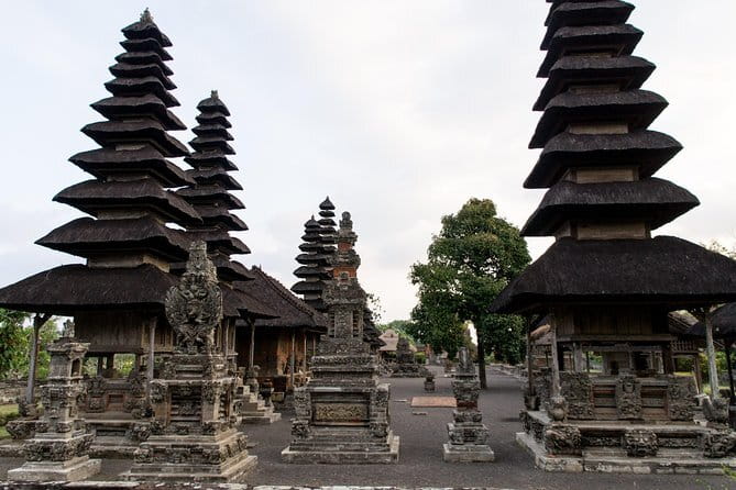 Banyumala Waterfalls with Tanah Lot Sunset Tour - What Makes This Tour Stand Out?