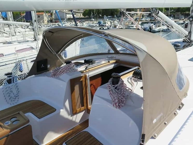 Barcelona: 8-hour sailing cruise during the day. - The Itinerary