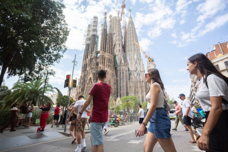 Barcelona: Sagrada Familia Fast Track Guided Tour - The Itinerary in Detail