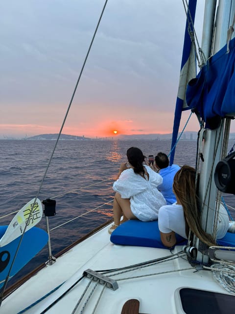 Barcelona: Sunset Sailboat Cruise with Drinks and Snacks - In-Depth Breakdown of the Experience
