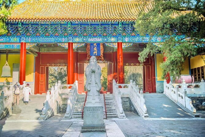 Beijing Half Day Tour : Temple of Heaven with Lama Temple - Visiting the Lama Temple (Yonghegong)