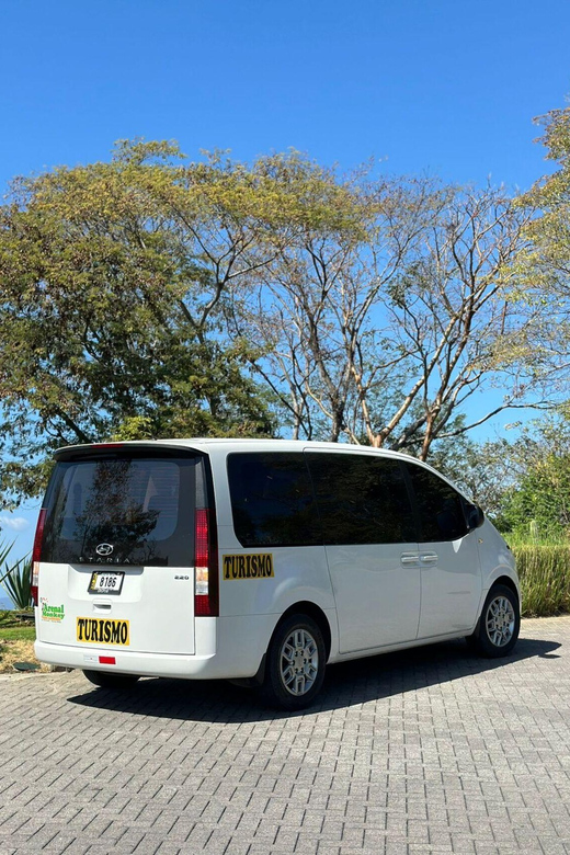 Best Value Deluxe Transportation La Fortuna - Monteverde - A Day in the Life of Your Transfer: What to Expect