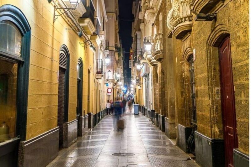 Cadiz: Must-See Highlights Walking Tour - A Closer Look at the Itinerary