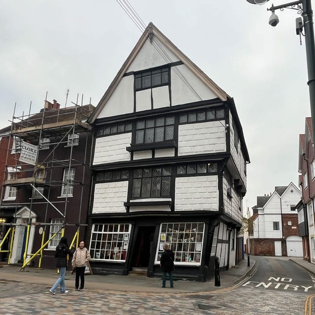 Canterbury: Private 2hr Walking Tour with a Blue Badge Guide - The Unique Charm of a Private Guided Tour in Canterbury