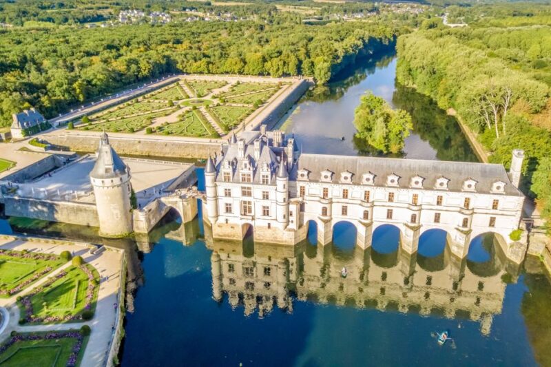 Chenonceau Castle: Private Guided Tour with Entry Ticket - What You Can Expect During the Tour