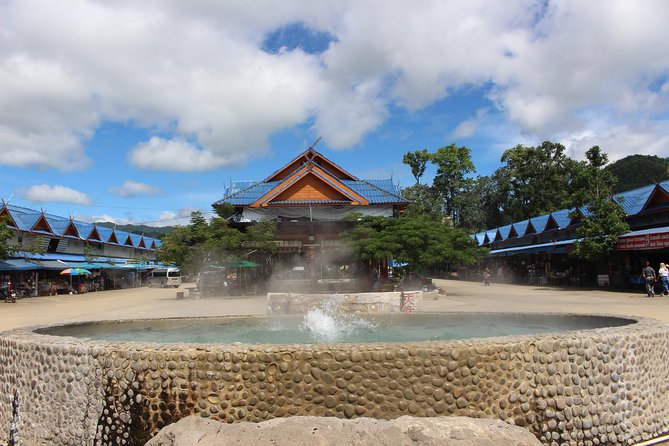 ChiangRai From ChiangMai, White & Blue temple+Black house & Lunch - What We Love About This Tour