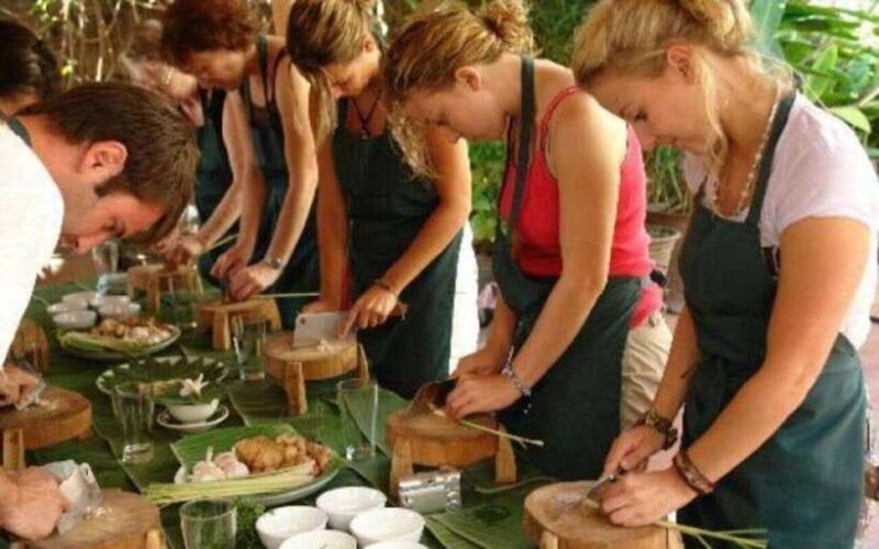 Da Nang: Cooking Pho & Vietnamese Dishes With Local Chef - What to Expect from the Cooking Class in Da Nang