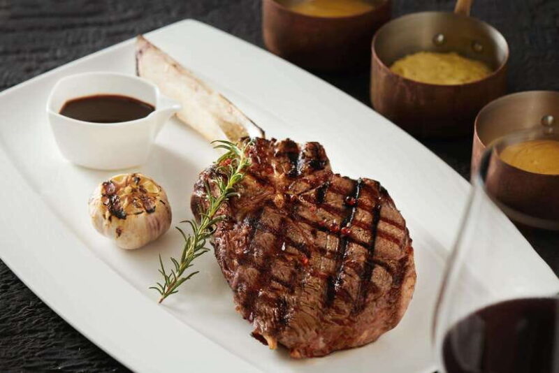 Dinner Experience at Sheraton Grand Da Nang Resort - An In-Depth Look at the Dinner Experience