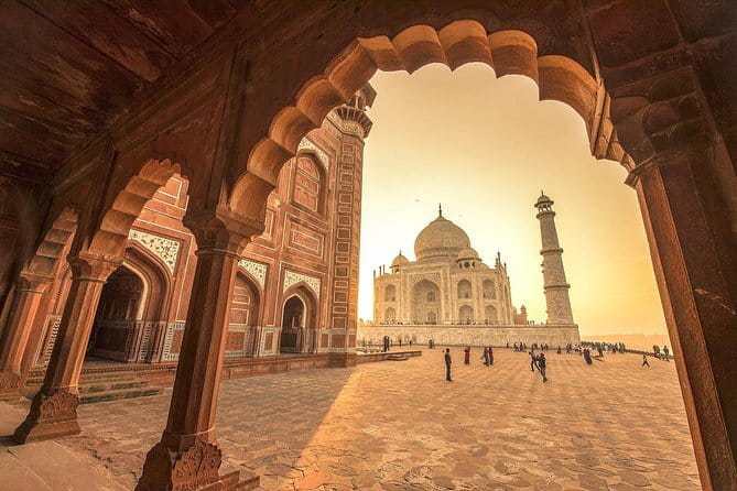 Discover Sailing at Iconic Gateway- Mumbai - The Experience: What to Expect
