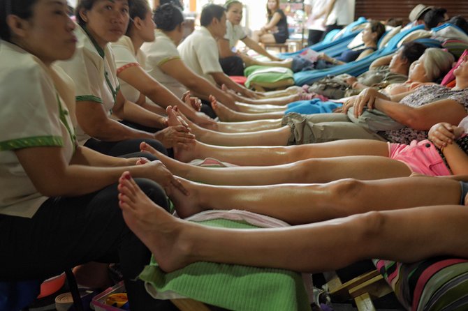 Experience Bangkok at Night with Streetfood Dinner & Foot Massage - Authenticity and Cultural Insight