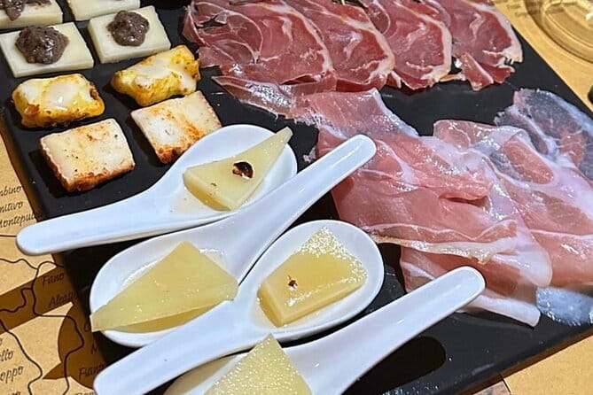 Florence Food Tour with Truffle Pasta, Steak & Free Flowing Wine - The First Stop: Osteria Ponte Vecchio