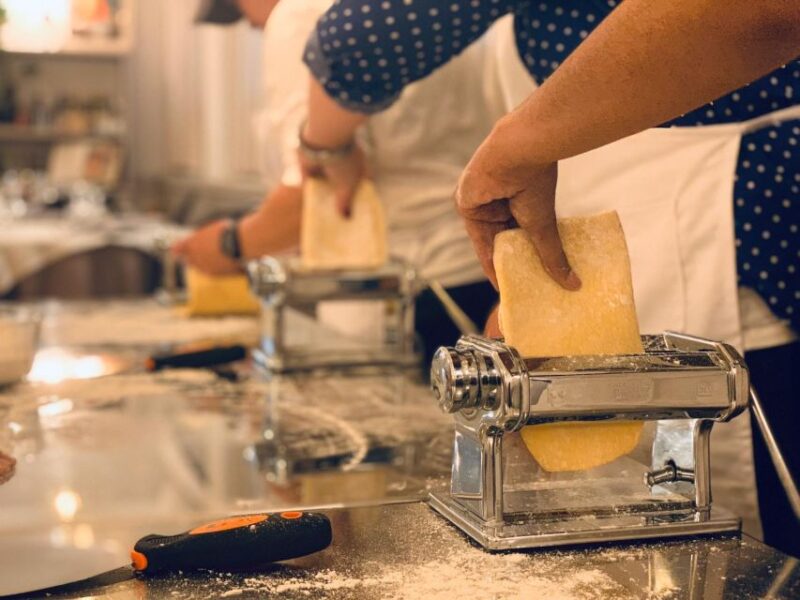 Florence: Pasta & Tiramisu Cooking Class with Unlimited Wine - The Itinerary in Detail