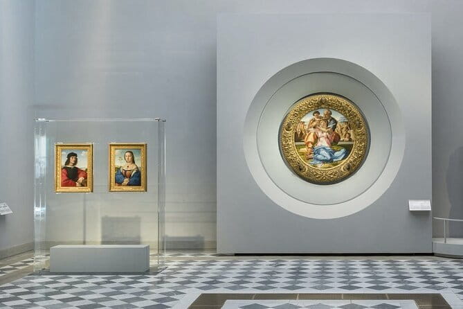 Florence: Priority Access Uffizi Gallery Semi-Private Guided Tour - Navigating the Crowds and Group Dynamics