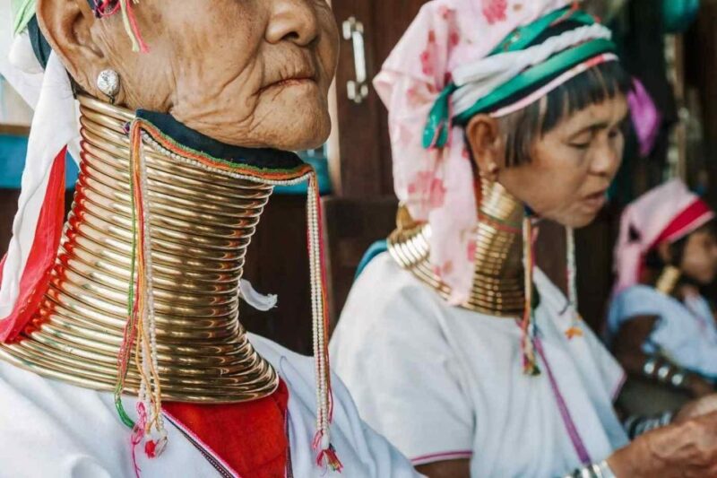 From Chiang Rai: Famous Temples and Golden Triangle Day Tour - What Makes This Tour Stand Out