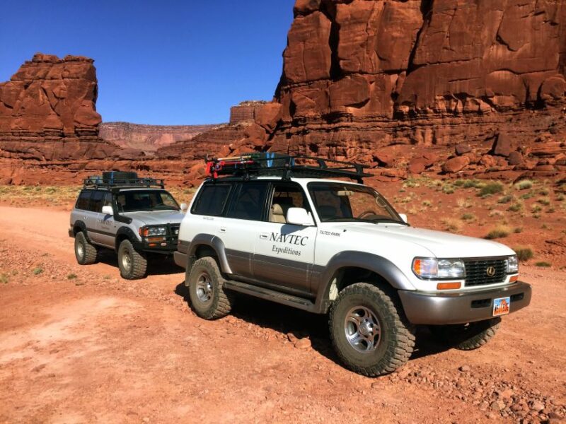 From Moab: Full-Day Canyonlands and Arches 4x4 Driving Tour - Detailed Breakdown of the Itinerary