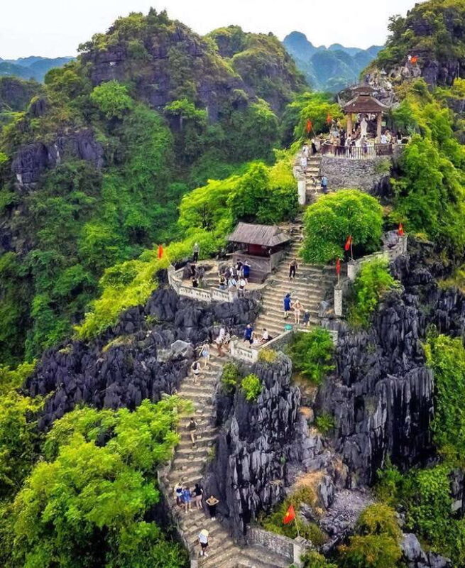 From Ninh Binh: Hoa Lu, Bai Dinh, Trang An, & Mua Cave Tour - Transportation, Group Size, and Overall Experience
