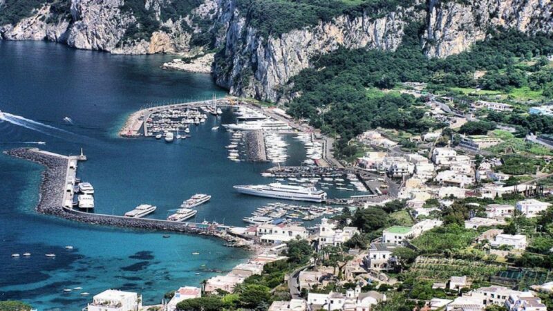 From Positano: Capri Island Group Cruise with Blue Grotto - FAQ